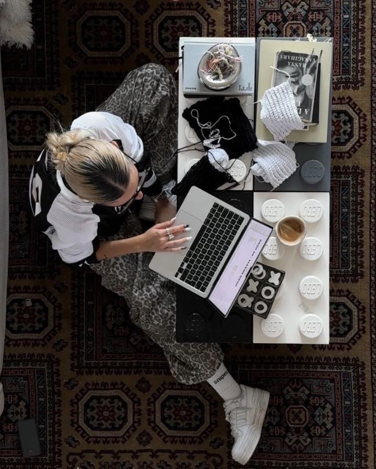 Best Outfits for Staying Warm at Work: Cozy & Stylish Office Winter Lo ...